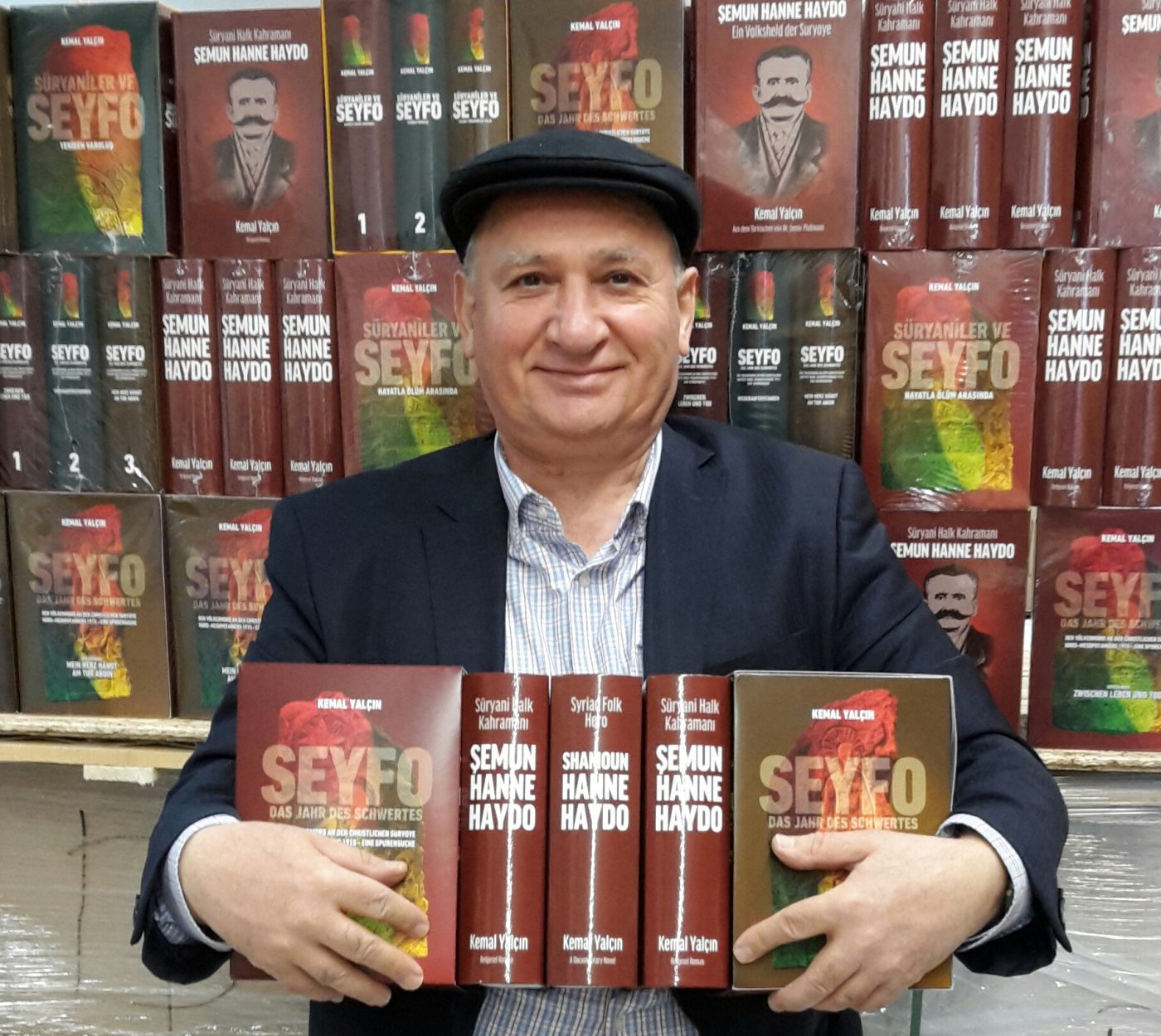20 YILLIK EMEK, BİR KUCAK KİTAP, BİR KUCAK SEVGİ! - Kemal Yalcin